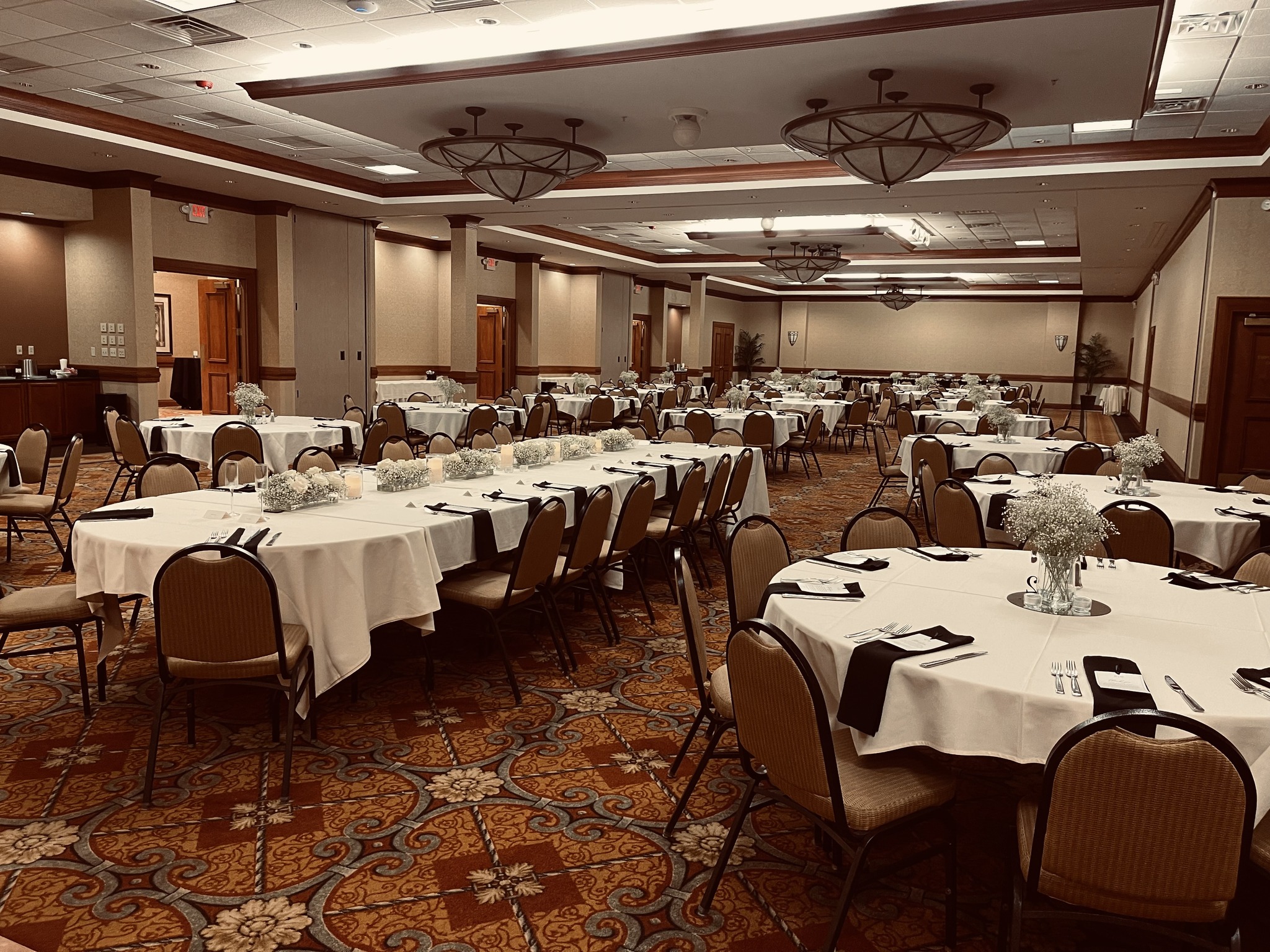 Wedding Photos – GRAND POINTE CONFERENCE & RECEPTION CENTER