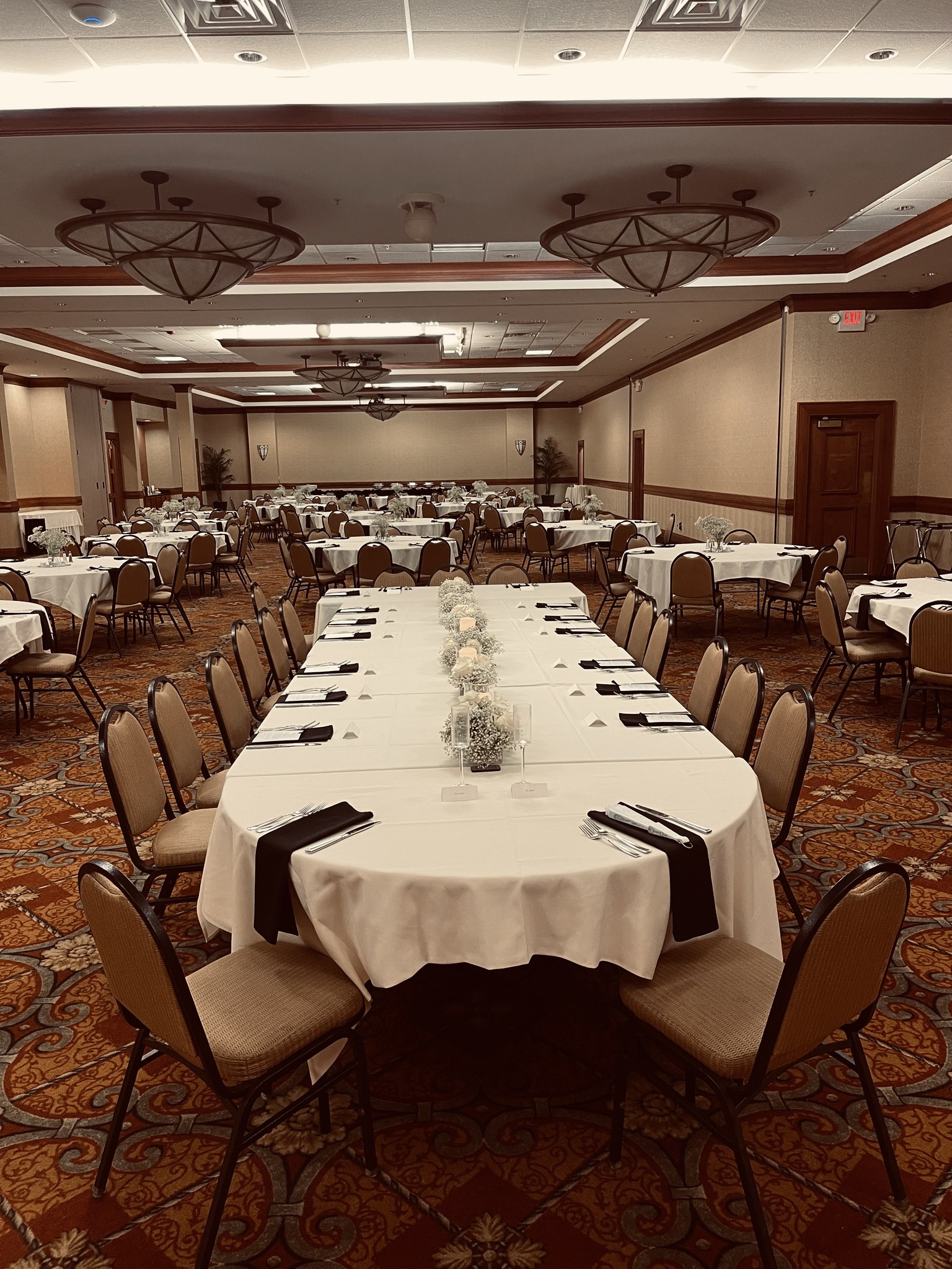 Wedding Photos – GRAND POINTE CONFERENCE & RECEPTION CENTER